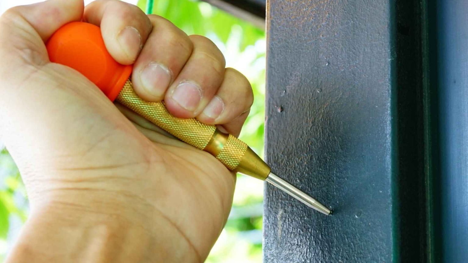 Macam-Macam Punch: Pengertian dan Fungsi di Industri