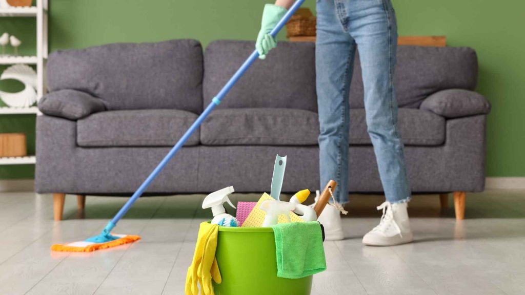 Jenis-Jenis Alat Pel Lantai dari Manual hingga Modern